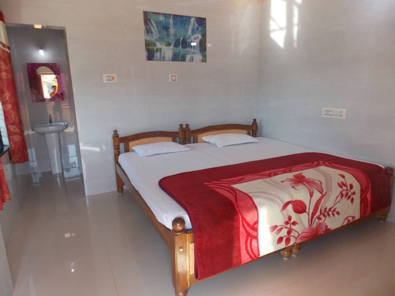 About Us - Velankanni Home Stay Lodge